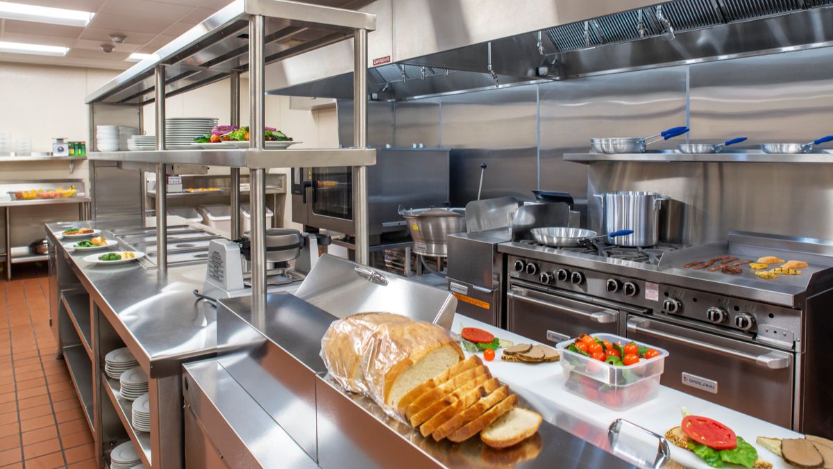 How hospital kitchen equipment powers healthcare foodservice efficiency ...